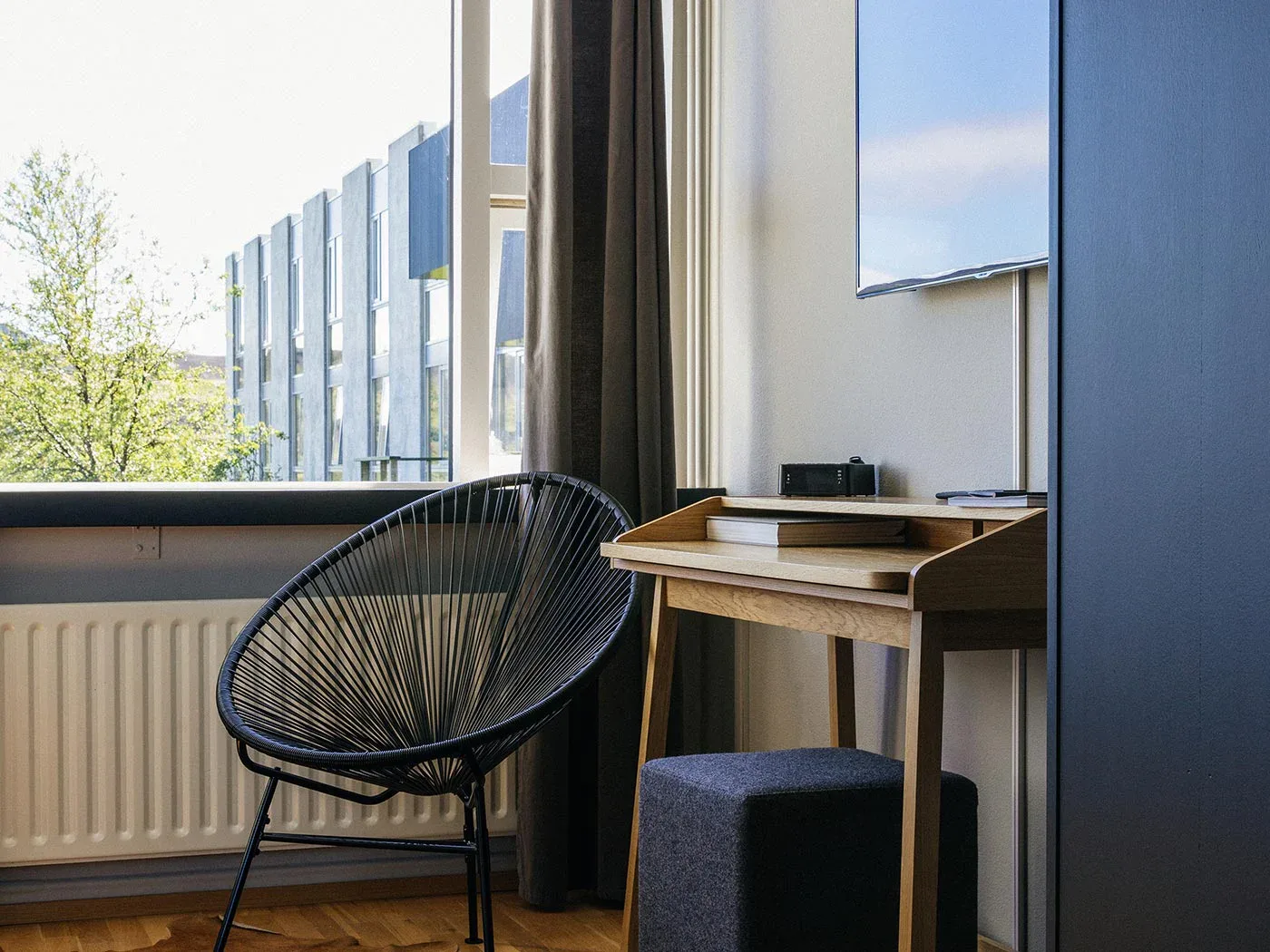 Single Sub-parterre Room – ION Hotels
