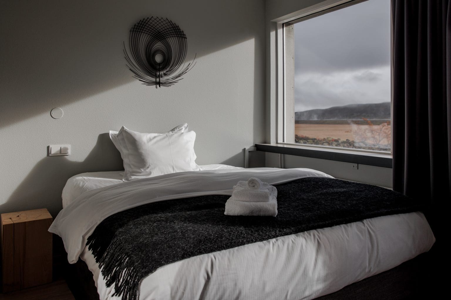 Single Sub-parterre Room – ION Hotels